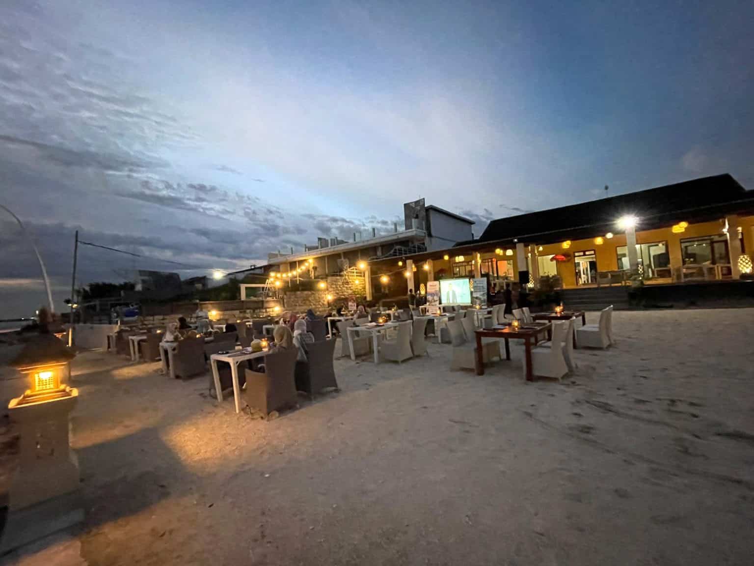 Group Dinner Jimbaran Beach | Bawang Merah Beachfront Restaurant